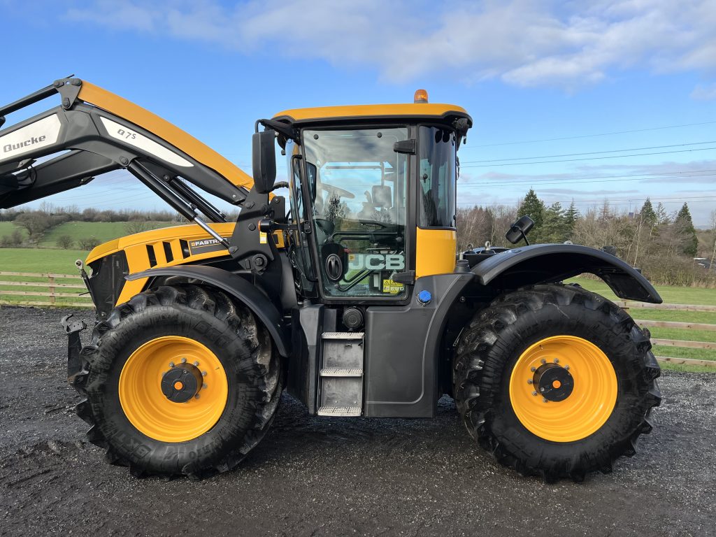 2018 JCB Fastrac 4220 c/w QUICKE Q7S Loader For Sale - Dewhurst ...