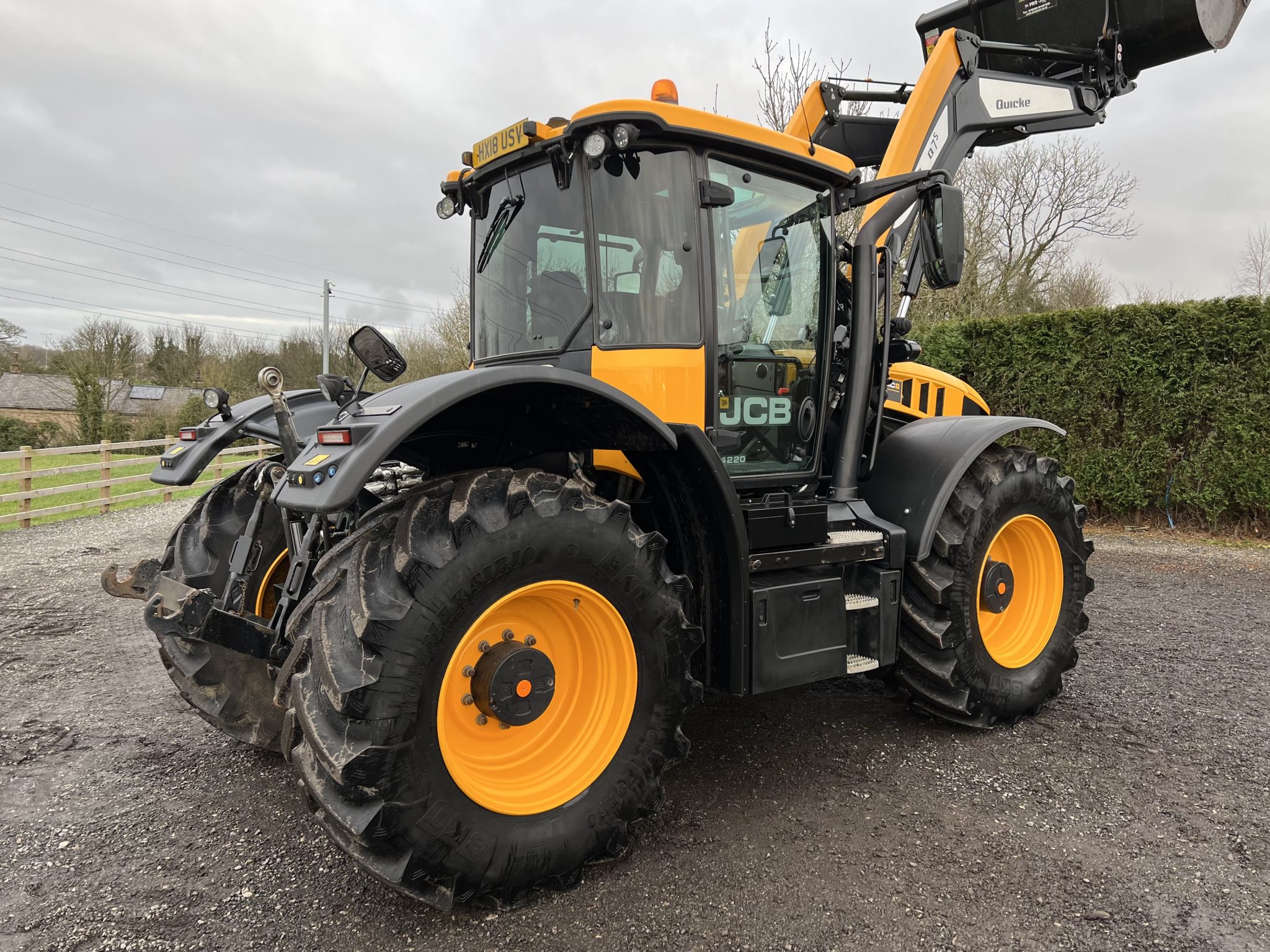 2018 JCB Fastrac 4220 c/w QUICKE Q7S Loader For Sale - Dewhurst ...