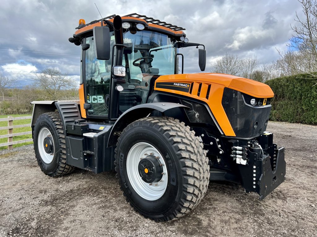 2020 JCB Fastrac 4220 Utility Stage 5 For Sale - Dewhurst Agricultural