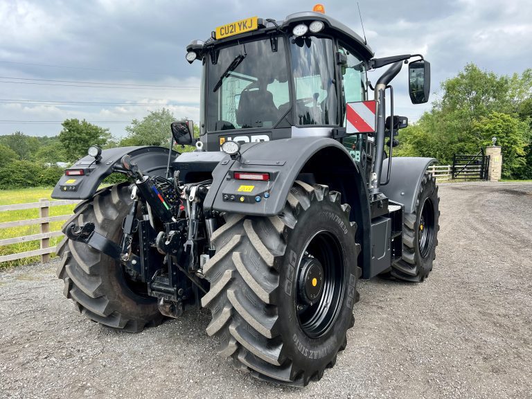 2021 JCB Fastrac 4220 Stage 5 - Grey For Sale - Dewhurst Agricultural