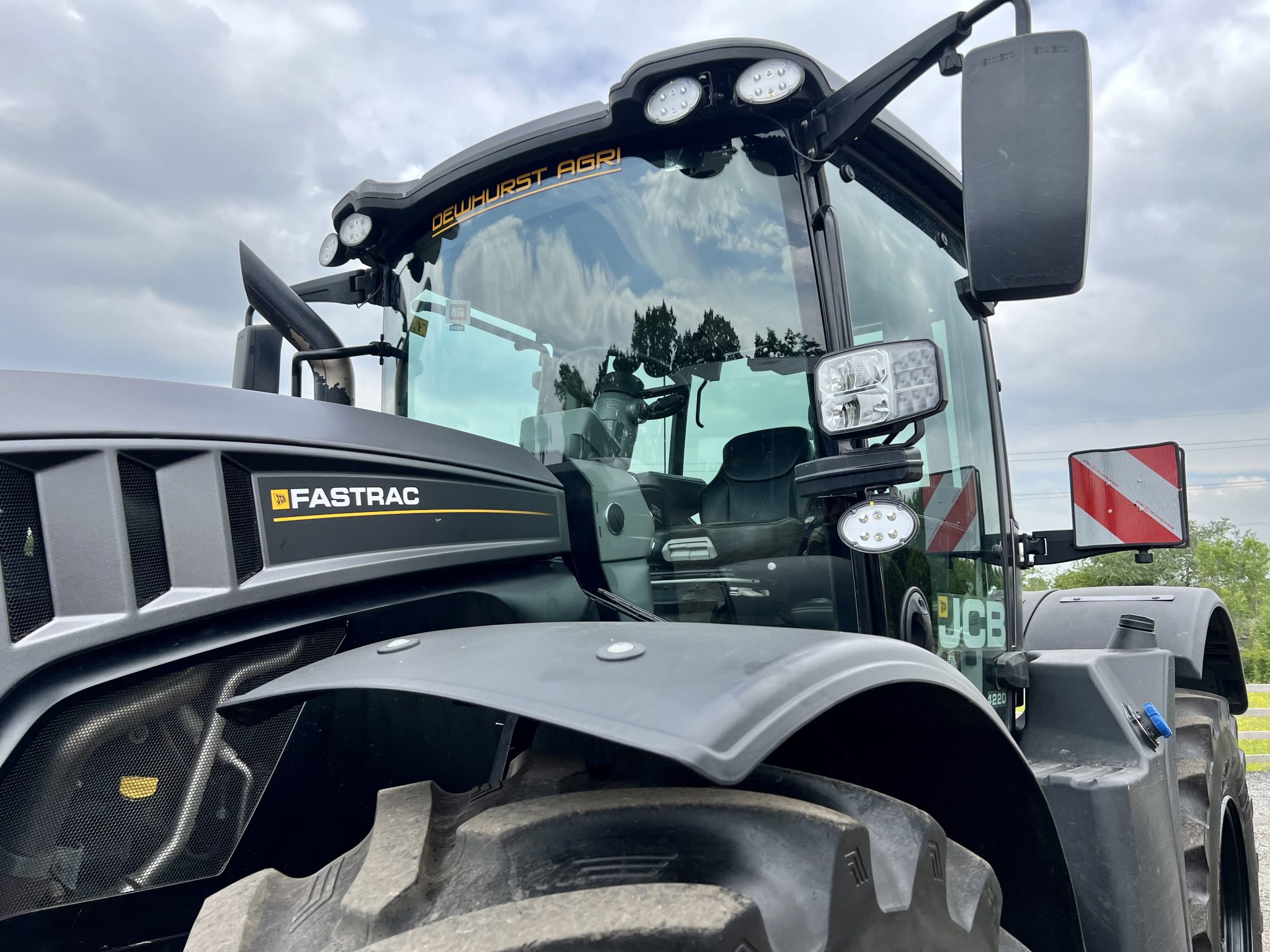 2021 JCB Fastrac 4220 Stage 5 - Grey For Sale - Dewhurst Agricultural
