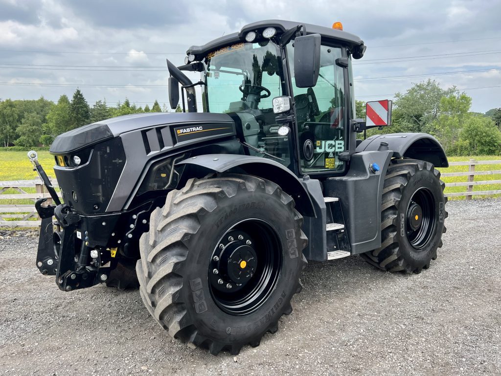 2021 JCB Fastrac 4220 Stage 5 - Grey For Sale - Dewhurst Agricultural