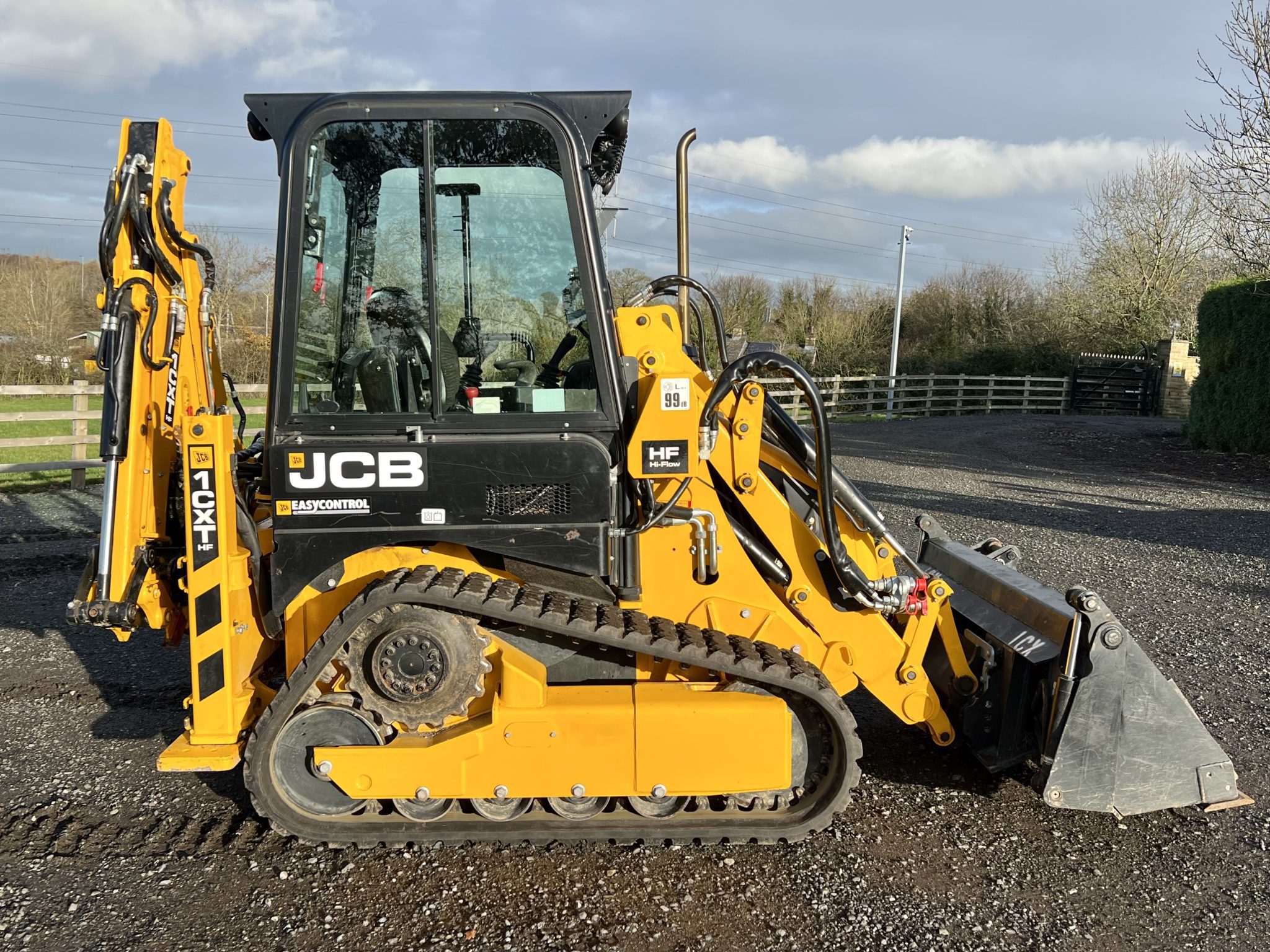JCB 1CXT-HF Tracked Backhoe Loader For Sale - Dewhurst Agricultural