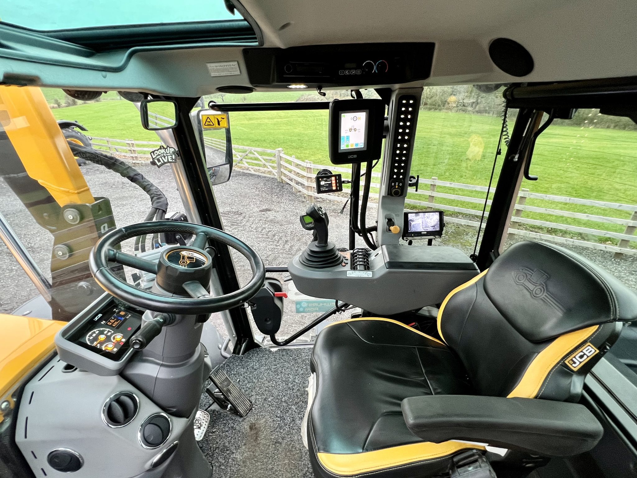 2020 JCB Fastrac 4220 WFT C/W Quicke Q6M Front Loader For Sale ...