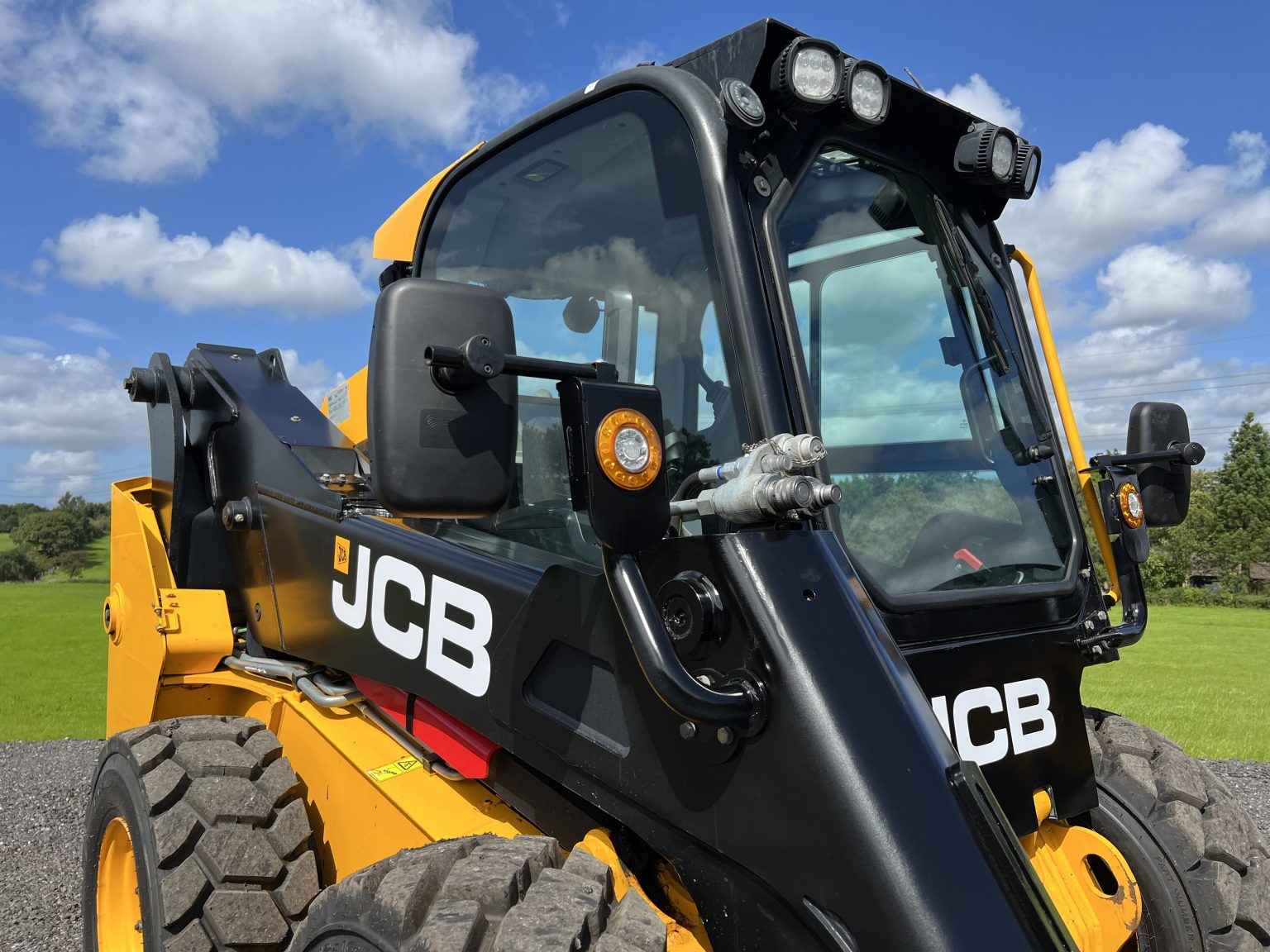 JCB 300 Eco Powerboom Skidsteer Loader For Sale - Dewhurst Agricultural